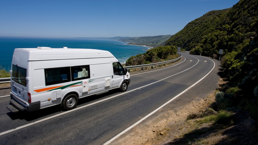 How To Travel Around Australia On A Tight Budget