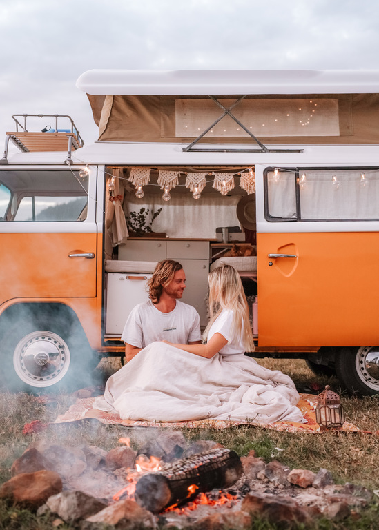 @75vibes_ Breakdown What It's Like To Road Trip & Van Life Around ...